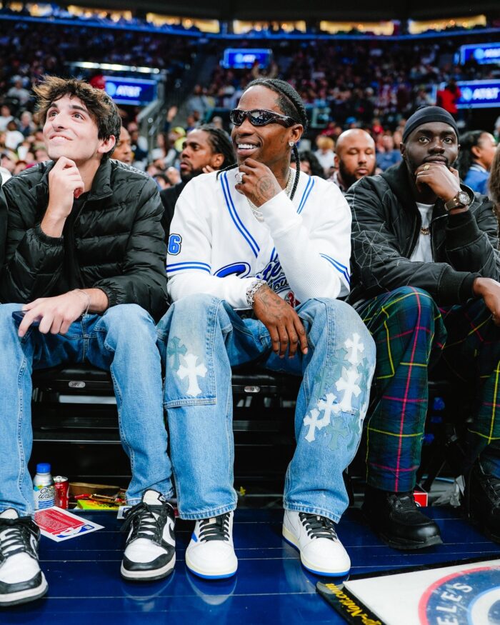 WNBA の Dearica Hamby が Travis Scott × fragment design × NIKE AIR JORDAN ...