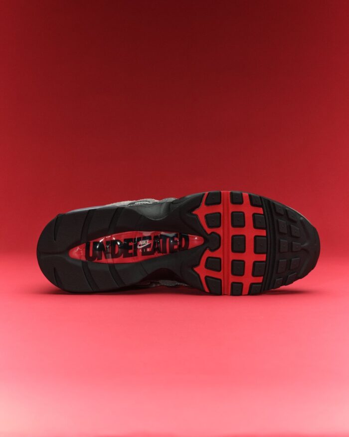 UNDEFEATED × NIKE AIR MAX 95 “Fire Red” の最新情報を随時更新 - Yakkun ...